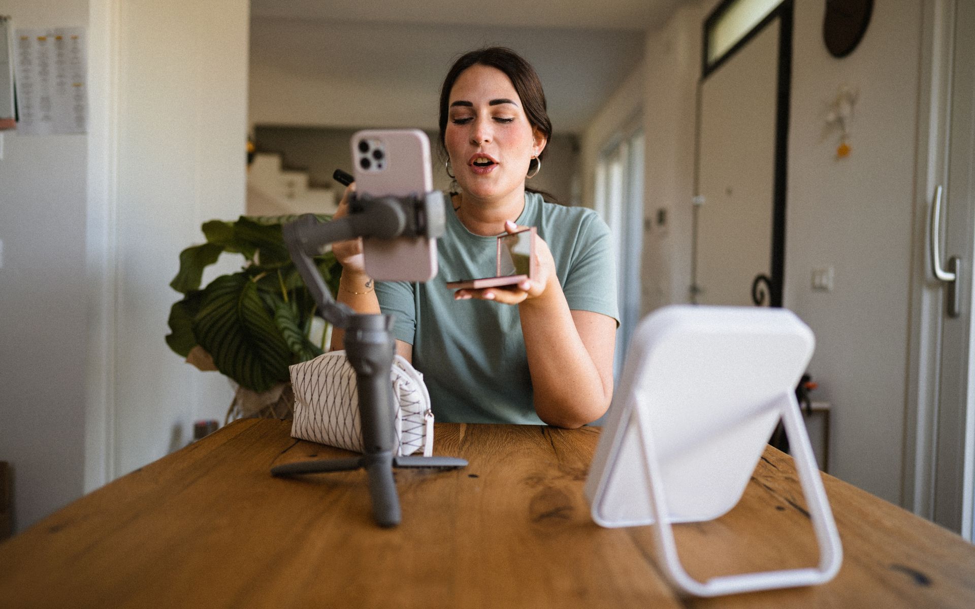 How to Become a Fitness Influencer in 2024 (Step-By-Step Guide) - WodGuru